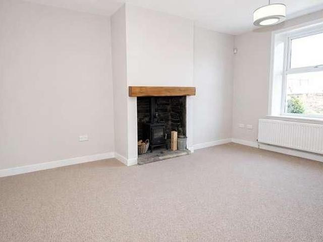 Luddenden Place, Queensbury, BD13