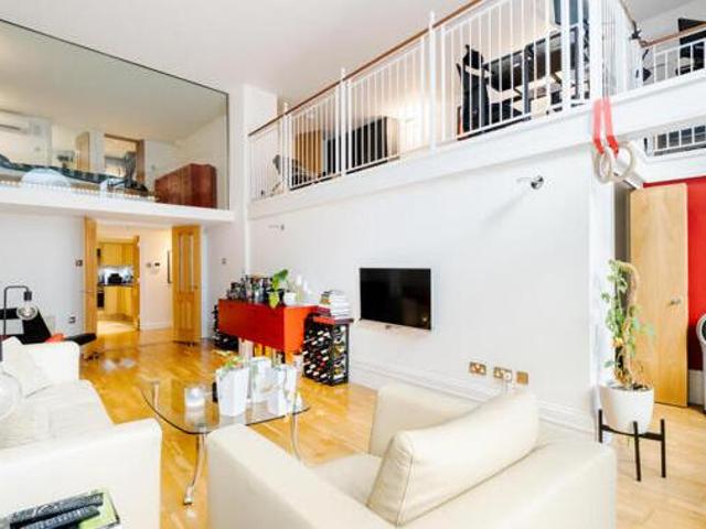 Ludgate Hill, London, 2 Bedroom Flat
