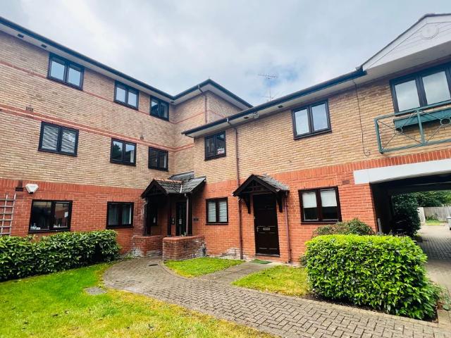 Ludlow Road, Maidenhead SL6, 2 bed flat to rent, £1,600 pcm | PrimeLocation
