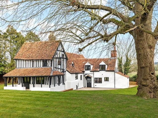 Luffenhall, Cromer, Hertfordshire, SG2 5 bed equestrian property to rent £6,000 pcm £1,385 pw