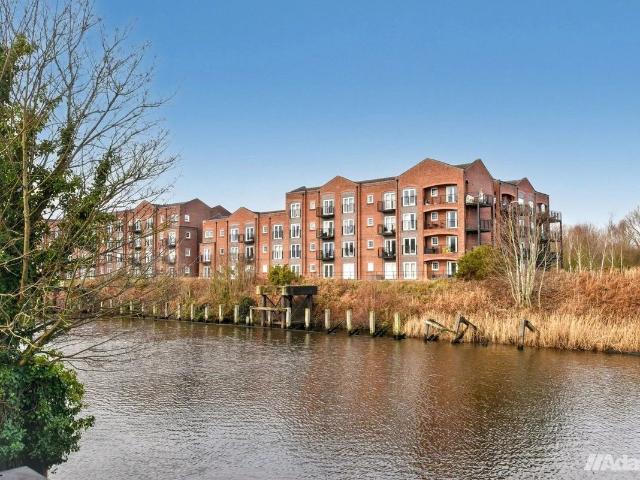 Lulworth Place, Warrington WA4, 2 bed flat to rent, £1,200 pcm | PrimeLocation