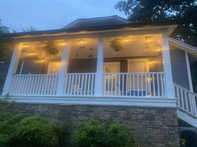 Lupton City Bungalow Living