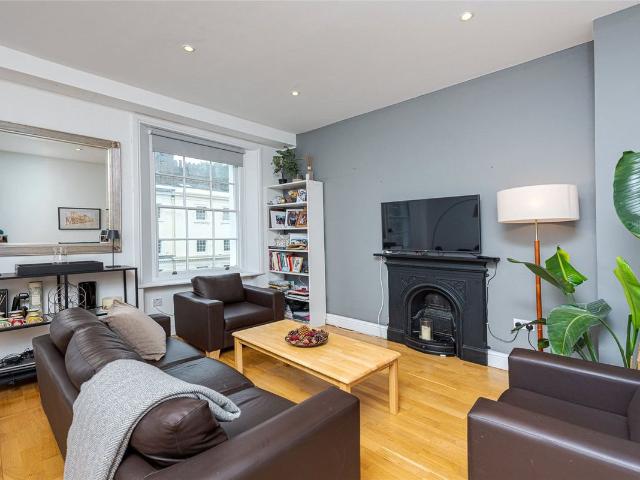 Lupus Street, London SW1V, 2 bed flat to rent, £3,100 pcm | PrimeLocation