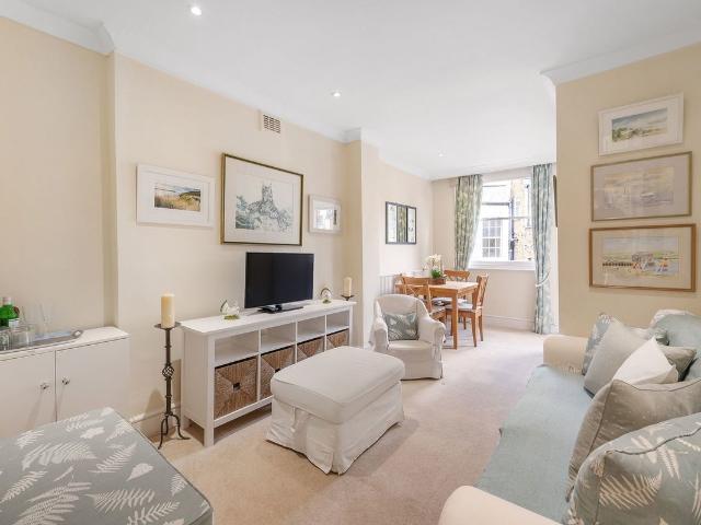 Lupus Street, Pimlico SW1V, 2 bed flat to rent, £3,250 pcm | PrimeLocation
