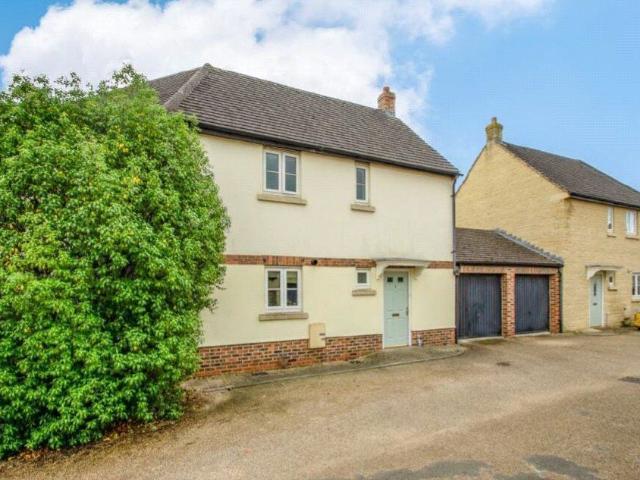 Lupin Lane, Carterton, Oxfordshire OX18, 2 bed detached house to rent, £1,400 pcm | PrimeLocation