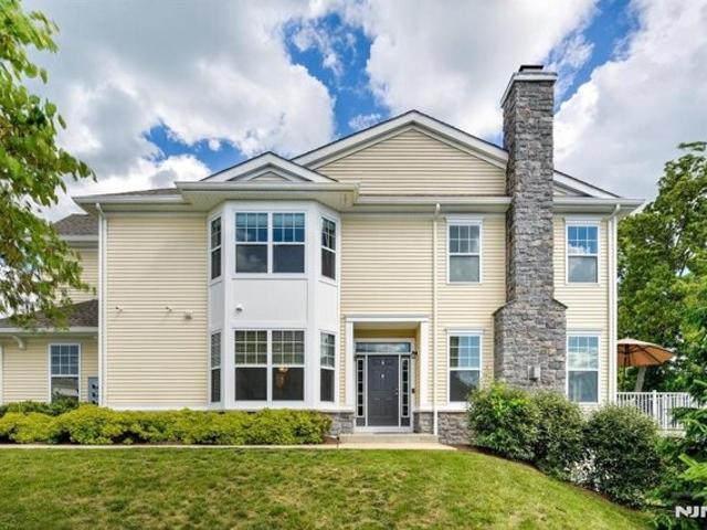 Lupine Ln, Allamuchy, Home For Sale