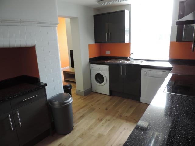 Lustrous House, Gillingham ME7, 6 bed shared accommodation to rent, £625 pcm | PrimeLocation