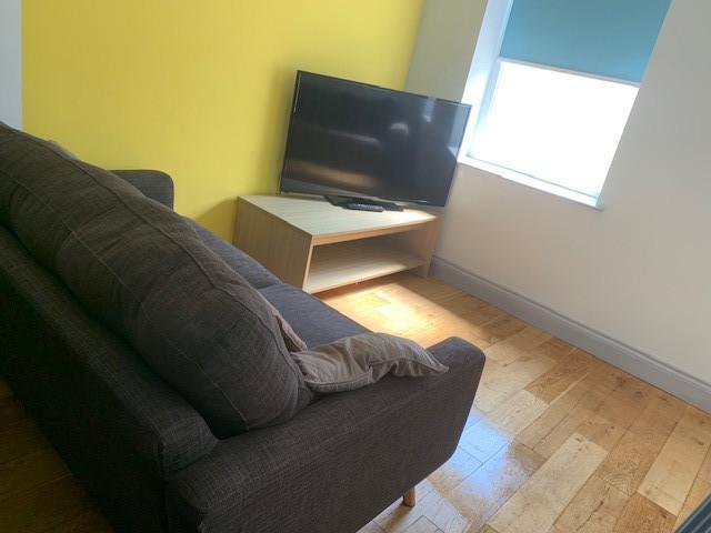 Lustrous House, Gillingham 3 bed house to rent £1,875 pcm £433 pw