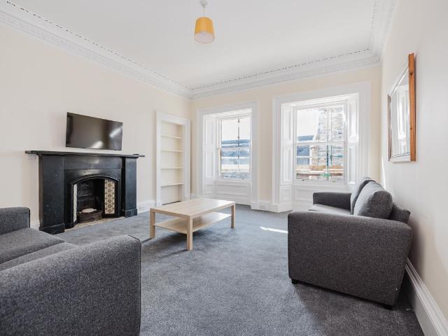 Lutton Place, Edinburgh EH8, 4 bed flat to rent, £3,296 pcm | PrimeLocation