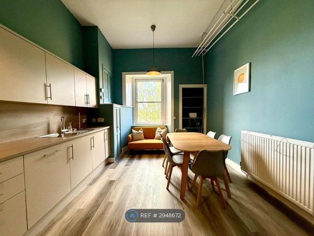 Lutton Place, Edinburgh EH8, 2 bed flat to rent, £1,800 pcm | PrimeLocation