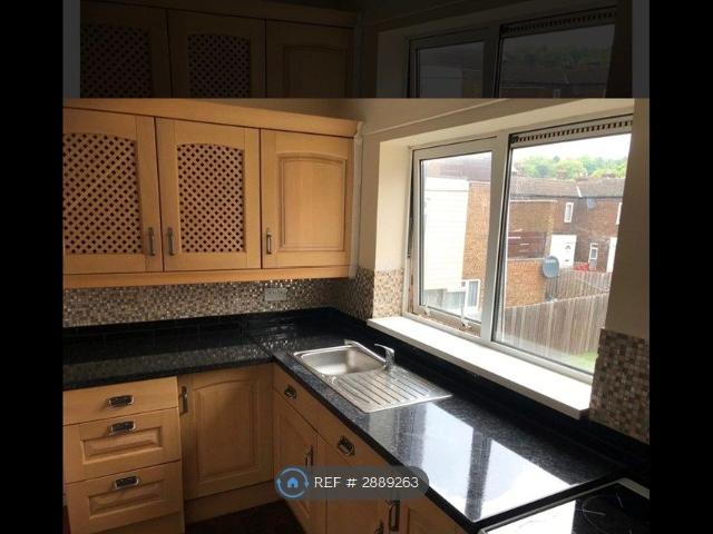 Luton, Luton LU2, 3 bed flat to rent, £1,400 pcm | PrimeLocation