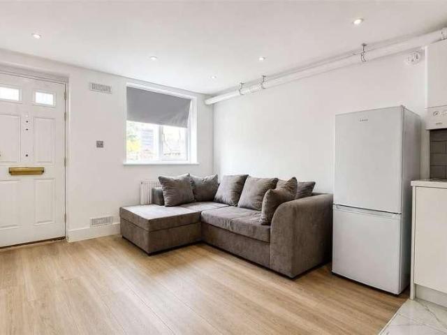 Luton Road, Chatham, Kent, ME4