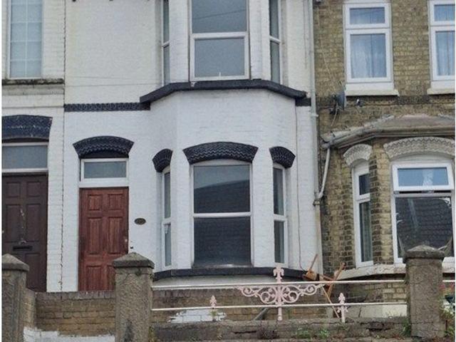 Luton Road, Chatham ME4, 3 bed terraced house to rent, £1,350 pcm | PrimeLocation