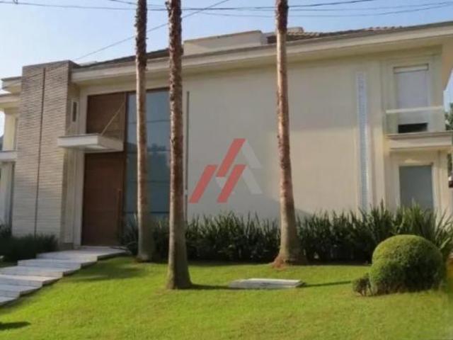 Luxuosa mansão de 5 suítes no Tamboré, Santana de Parnaíba SP: 1.000m², 3 salas, 8 vagas Imperdíve