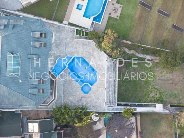 Luxuosa mansão de 7 quartos e 7 suítes no Tamboré, Santana de Parnaíba SP: 5 salas, 11 banheiros, 5