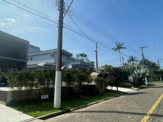 Luxuosa mansão em condomínio de alto padrão em Vista Linda, Bertioga SP: 6 quartos, 6 suítes, 3 sala