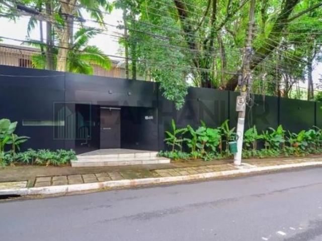 Luxuosa cas à venda no Jardim Europa: 4 quartos, 4 suítes, 5 salas, 6 banheiros, 8 vagas de garagem