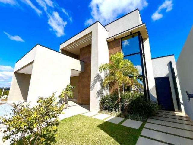 Luxuosa Casa com Piscina no Cidade das Flores – Caldas Novas/GO