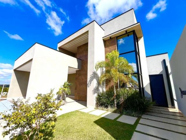 Luxuosa Casa com Piscina no Cidade das Flores – Caldas Novas/GO