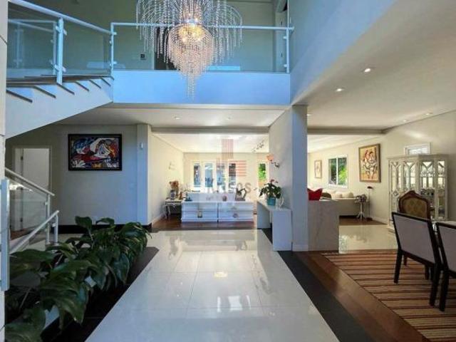 Luxuosa Casa Contemporânea na Granja Vianna ? Conforto e Estilo em Cada Detalhe!