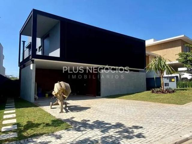 Luxuosa Casa à Venda com 4 Suítes no Alphaville Nova Esplanada 4 Conforto, Sofisticação e Seguranç