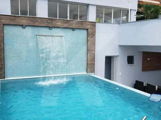 Luxuosa casa à venda na Serra da Cantareira, 4 quartos, 2 vagas, com piscina em condomínio fechado
