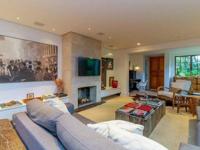 Luxuosa Casa à Venda no Jardim Petrópolis