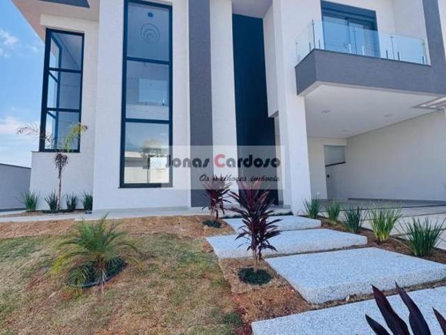 Luxuosa Casa de 3 Suítes em Condomínio Fechado em Cézar de Souza, Mogi das Cruzes SP: 4 banheiros, 4