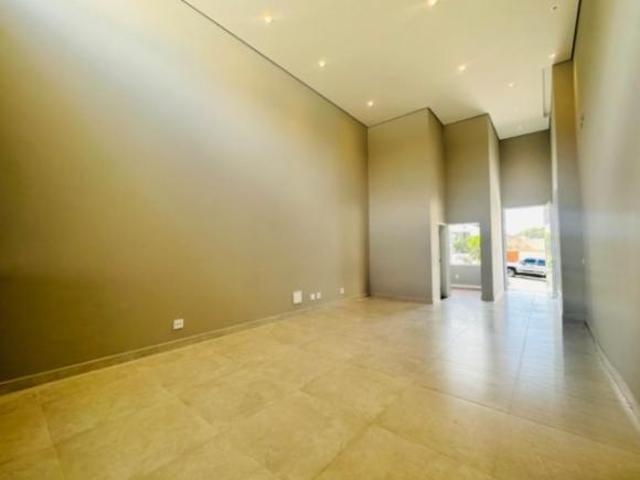 Luxuosa Casa de Condomínio à Venda no Swiss Park, Campinas SP: 3 Quartos, 3 Suítes, 3 Salas, 5 Banhe