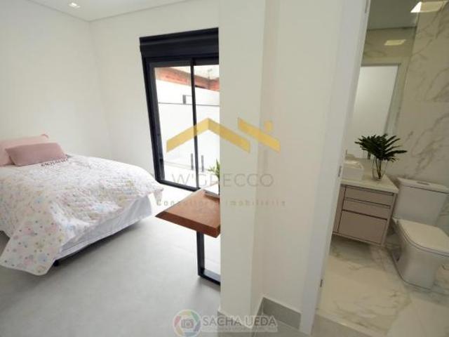 Luxuosa Casa de Condomínio à Venda em Indaiatuba SP, Residencial London Park: 4 Quartos, 4 Suítes, 3