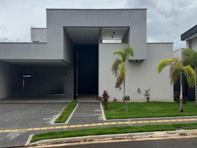 Luxuosa Casa de Alto Padrão em Condomínio no Portal Golf Garden: 4 Quartos, 4 Suítes, 3 Salas, 5 Ban