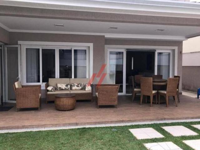 Luxuosa casa de alto padrão em Alphaville Residencial Plus, Barueri SP: 4 quartos, 4 suítes, 3 salas