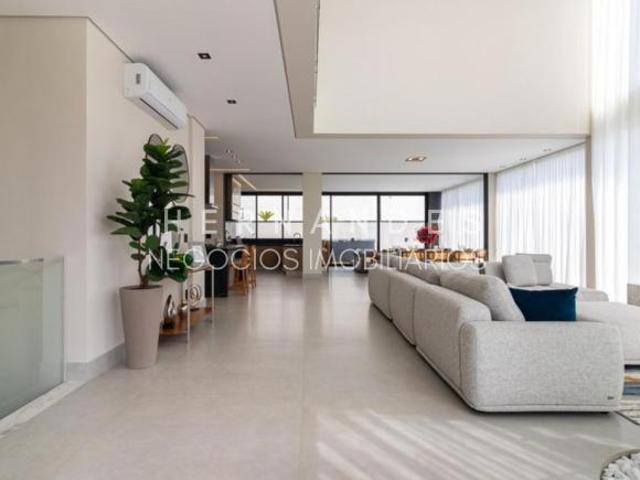 Luxuosa casa em condomínio à venda em Alphaville, Santana de Parnaíba SP: 4 quartos, 4 suítes, 1 sal