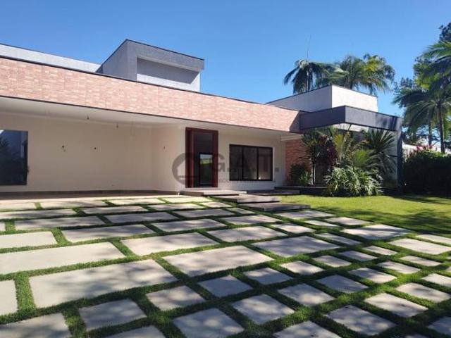 Luxuosa casa em condomínio à venda em Aracoiaba da Serra SP, bairro Lago Azul 4 quartos, 4 suítes