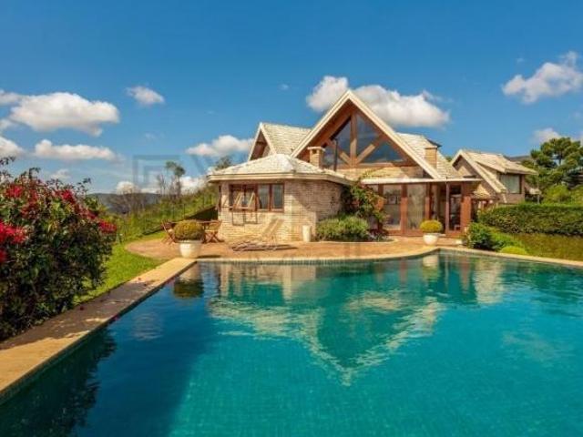 Luxuosa casa em condomínio à venda em Campos do Jordão SP 5 quartos, 5 suítes, 5 salas, 7 banheiros