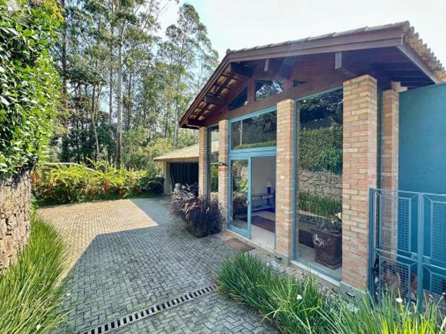 Luxuosa casa em condomínio à venda em Embu das Artes SP, Jardim Indaiá: 4 quartos, 4 suítes, 5 salas