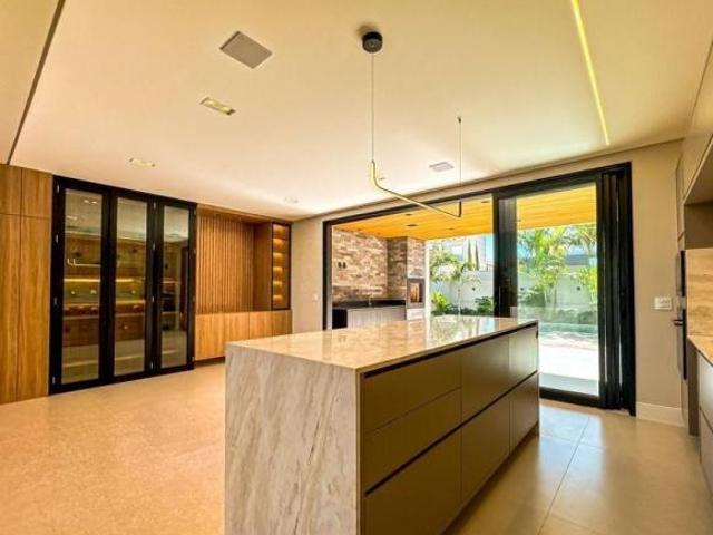 Luxuosa casa em condomínio à venda em Indaiatuba SP, Jardim Vila Paradiso: 4 quartos, 4 suítes, 2 sa
