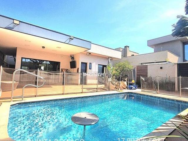 Luxuosa Casa em Condomínio à Venda em São José do Rio Preto SP 3 quartos, 3 suítes, 3 salas, 5 banh