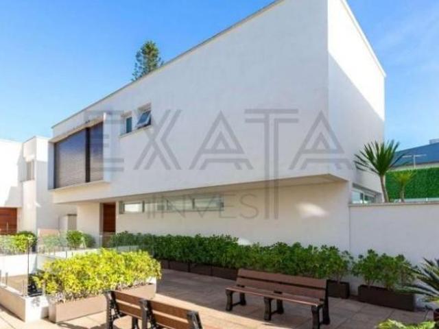 Luxuosa casa em condomínio à venda em São Paulo SP, Jardim Petrópolis: Casa com piscina, 4 suítes, 5