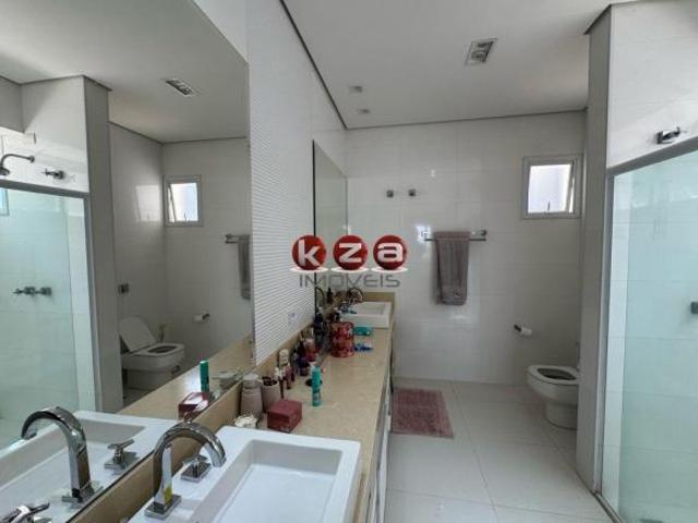 Luxuosa casa em condomínio à venda em Valinhos SP, no Condomínio Porto Seguro Village: 3 quartos, 3