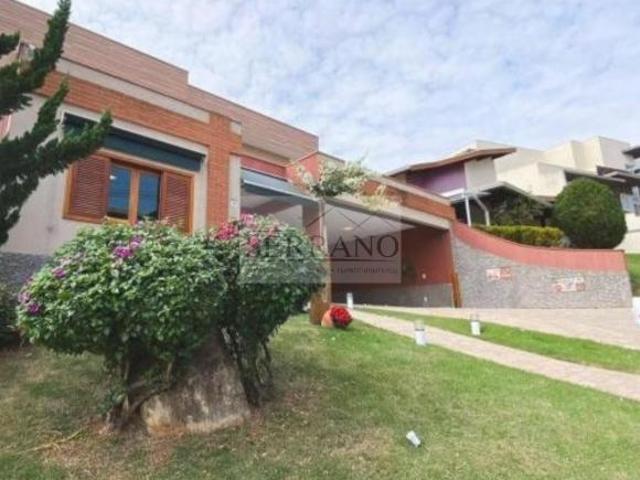 Luxuosa Casa em Condomínio à Venda em Vinhedo SP, no Bairro Pinheirinho: 5 quartos, 5 suítes, 3 sala