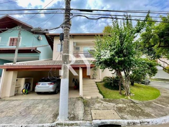 Luxuosa Casa em Condomínio com 3 Suítes e 256m² no Urbanova II São José dos Campos SP. Imperdível!