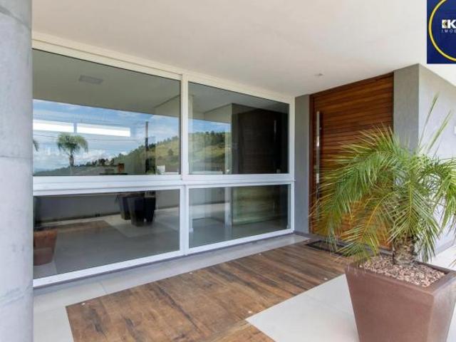 Luxuosa Casa em Condomínio de Alto Padrão com vista para Guaiba