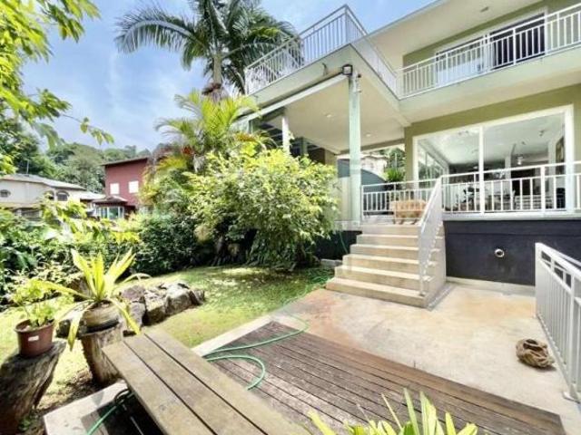 Luxuosa Casa em Condomínio na Granja Viana: 4 Quartos, 2 Suítes, 5 Salas, 4 Banheiros, 3 Vagas, 386