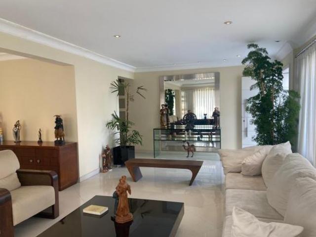 Luxuosa Casa em Campo Belo com 682 m²!