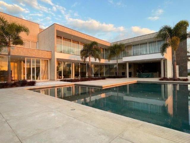 Luxuosa Casa localizada no Condomínio Quinta da Baronesa 7 suítes em Bragança Paulista