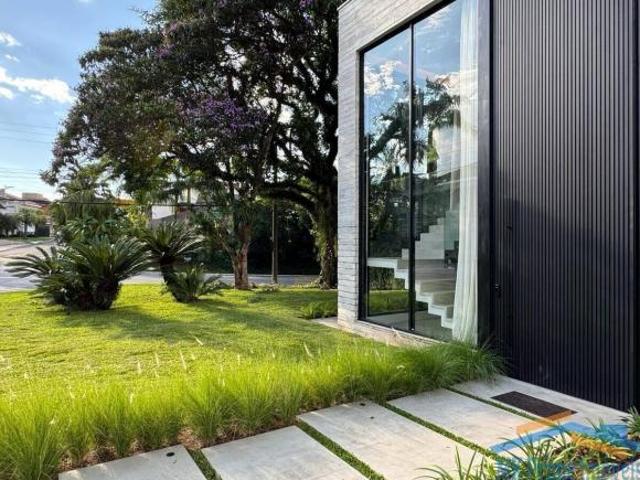 Luxuosa Casa no Condomínio Alpha II 850m² de Terreno com Vista p/ Mata
