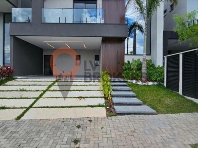 LUXUOSA CASA NO CONDOMINIO MOSAICO ESSENCE 3 SUITES PISCINA