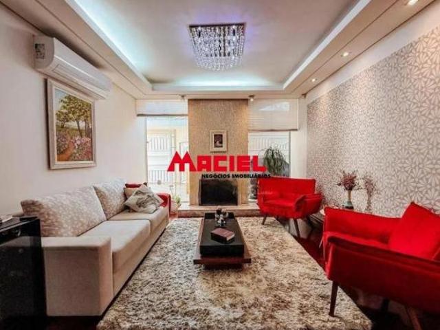 Luxuosa Casa no Jardim das Industrias! 408m² de Terreno!