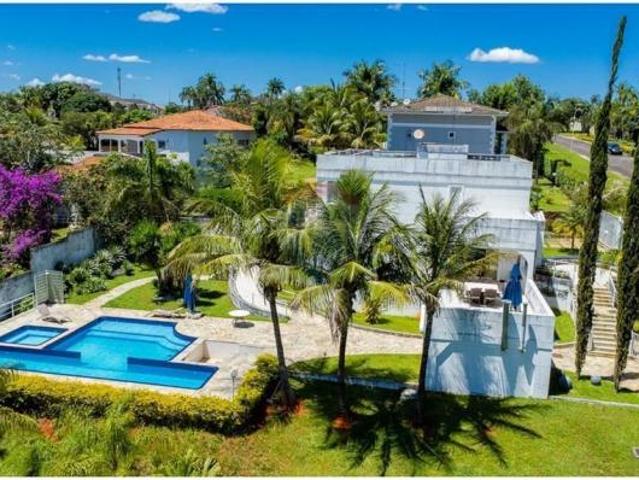 Luxuosa Casa no Park Way com 6 Quartos e Piscina